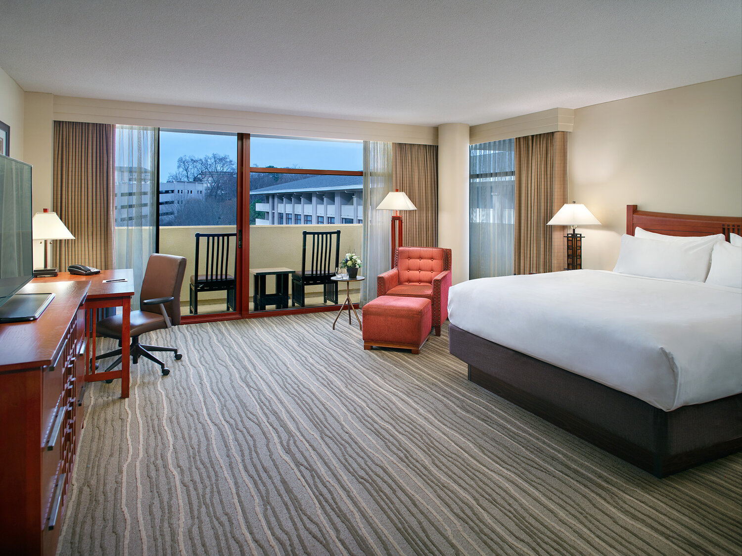 Hotel Rooms near Emory Hospital | Emory Conference Center Hotel